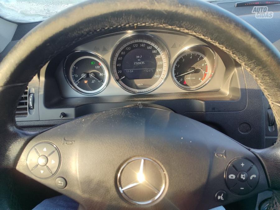 Melns Mercedes-Benz C 180 2010 Marijampole, ar dzinēja tilpumu 1.80 L un nobraukumu 228 tūkst. km par 4250 €, foto 7 vietnē AUTOMOTO.COM.LV