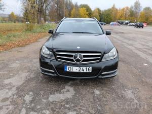 Black Mercedes-Benz C 180 2011 in Talsi, with an engine capacity of 2.20 L and mileage of 255 thousand km for 7600 €, photo 2 on AUTOMOTO.COM.LV