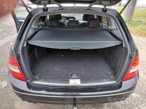 Black Mercedes-Benz C 180 2011 in Talsi, with an engine capacity of 2.20 L and mileage of 255 thousand km for 7600 €, photo 9 on AUTOMOTO.COM.LV