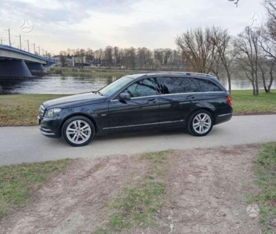 Melns Mercedes-Benz C 180 2011 Kauņa, ar dzinēja tilpumu 1.80 L un nobraukumu 310 tūkst. km par 5650 €, foto 2 vietnē AUTOMOTO.COM.LV
