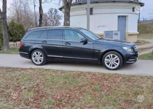 Melns Mercedes-Benz C 180 2011 Kauņa, ar dzinēja tilpumu 1.80 L un nobraukumu 310 tūkst. km par 5650 €, foto 4 vietnē AUTOMOTO.COM.LV