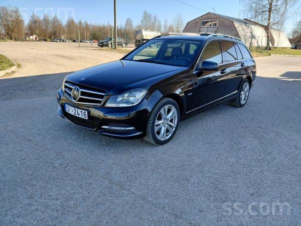 Melns Mercedes-Benz C 180 2011 Talsi, ar dzinēja tilpumu 2.20 L un nobraukumu 255 tūkst. km par 5970 €, foto 1 vietnē AUTOMOTO.COM.LV