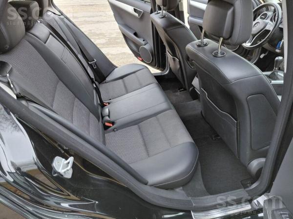 Melns Mercedes-Benz C 180 2011 Talsi, ar dzinēja tilpumu 2.20 L un nobraukumu 255 tūkst. km par 5970 €, foto 8 vietnē AUTOMOTO.COM.LV