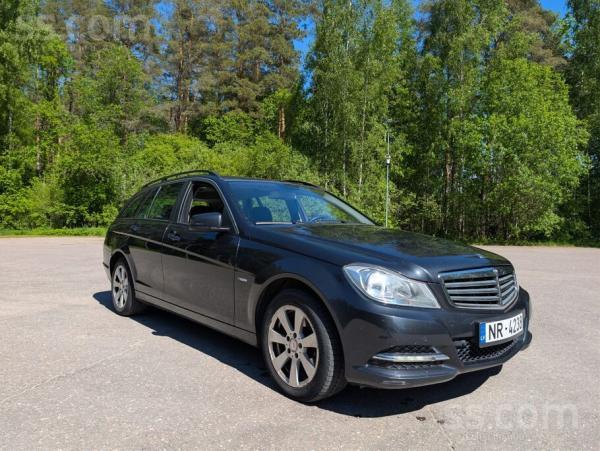 Melns Mercedes-Benz C 180 2011 Rīga, ar dzinēja tilpumu 2.20 L un nobraukumu 372 tūkst. km par 5500 €, foto 1 vietnē AUTOMOTO.COM.LV