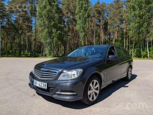 Black Mercedes-Benz C 180 2011 in Riga, with an engine capacity of 2.20 L and mileage of 372 thousand km for 5500 €, photo 4 on AUTOMOTO.COM.LV