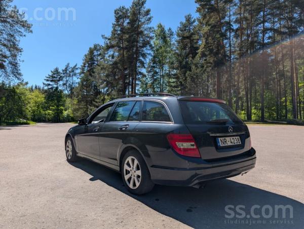 Melns Mercedes-Benz C 180 2011 Rīga, ar dzinēja tilpumu 2.20 L un nobraukumu 372 tūkst. km par 5150 €, foto 5 vietnē AUTOMOTO.COM.LV
