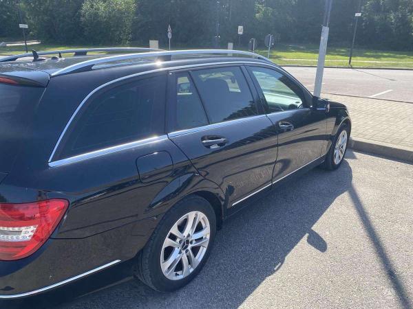 Melns Mercedes-Benz C 180 2011 Viļņa, ar dzinēja tilpumu 2.14 L un nobraukumu 481 tūkst. km par 3700 €, foto 5 vietnē AUTOMOTO.COM.LV