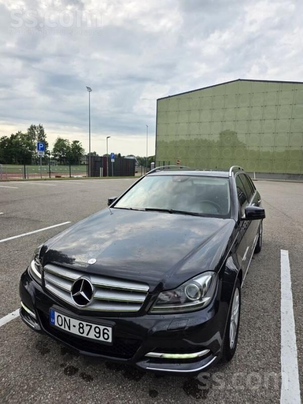 Melns Mercedes-Benz C 180 2011 Talsi, ar dzinēja tilpumu 2.20 L un nobraukumu 233 tūkst. km par 6900 €, foto 1 vietnē AUTOMOTO.COM.LV