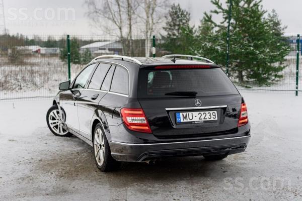 Black Mercedes-Benz C 180 2012 in Riga, with an engine capacity of 2.20 L and mileage of 0 thousand km for 8590 €, photo 4 on AUTOMOTO.COM.LV