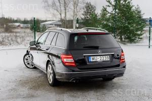 Black Mercedes-Benz C 180 2012 in Riga, with an engine capacity of 2.20 L and mileage of 0 thousand km for 8590 €, photo 4 on AUTOMOTO.COM.LV