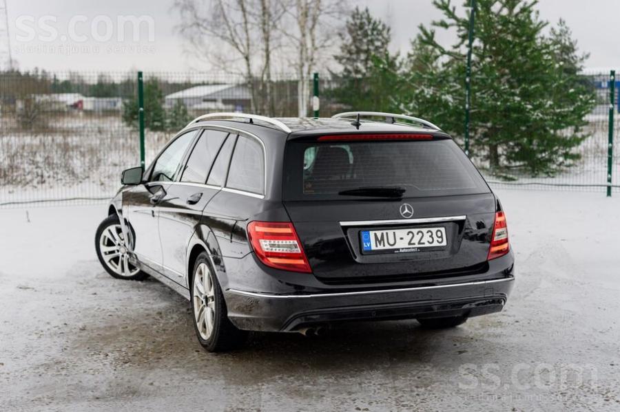 Black Mercedes-Benz C 180 2012 in Riga, with an engine capacity of 2.20 L and mileage of 0 thousand km for 8590 €, photo 4 on AUTOMOTO.COM.LV