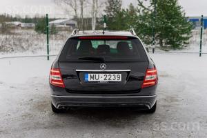 Black Mercedes-Benz C 180 2012 in Riga, with an engine capacity of 2.20 L and mileage of 0 thousand km for 8590 €, photo 5 on AUTOMOTO.COM.LV