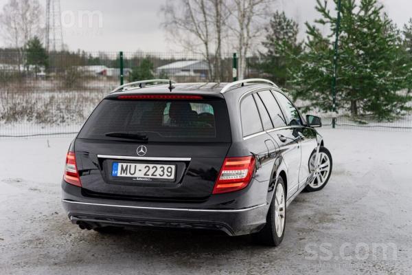 Black Mercedes-Benz C 180 2012 in Riga, with an engine capacity of 2.20 L and mileage of 0 thousand km for 8590 €, photo 6 on AUTOMOTO.COM.LV