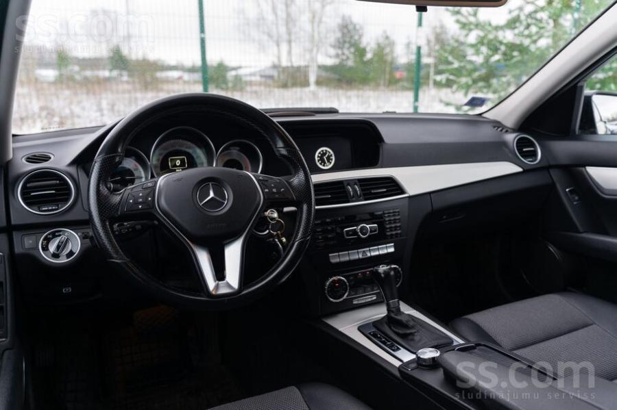 Black Mercedes-Benz C 180 2012 in Riga, with an engine capacity of 2.20 L and mileage of 0 thousand km for 8590 €, photo 7 on AUTOMOTO.COM.LV