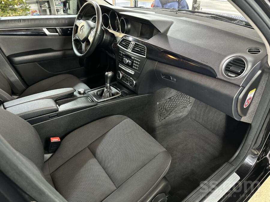 Melns Mercedes-Benz C 180 2012 Jūrmala, ar dzinēja tilpumu 2.20 L un nobraukumu 0 tūkst. km par 7490 €, foto 26 vietnē AUTOMOTO.COM.LV