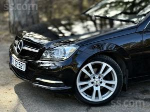 Melns Mercedes-Benz C 180 2012 Jūrmala, ar dzinēja tilpumu 2.20 L un nobraukumu 0 tūkst. km par 5890 €, foto 9 vietnē AUTOMOTO.COM.LV