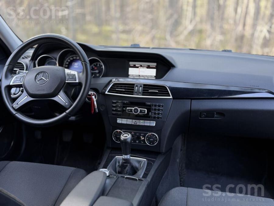 Melns Mercedes-Benz C 180 2012 Jūrmala, ar dzinēja tilpumu 2.20 L un nobraukumu 0 tūkst. km par 5890 €, foto 40 vietnē AUTOMOTO.COM.LV