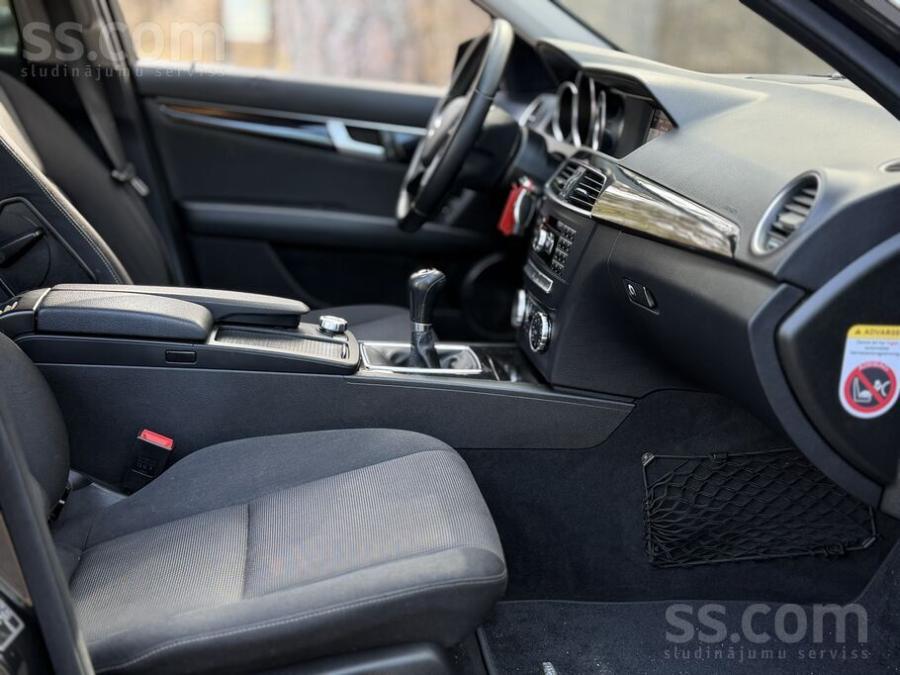 Melns Mercedes-Benz C 180 2012 Jūrmala, ar dzinēja tilpumu 2.20 L un nobraukumu 0 tūkst. km par 5890 €, foto 42 vietnē AUTOMOTO.COM.LV