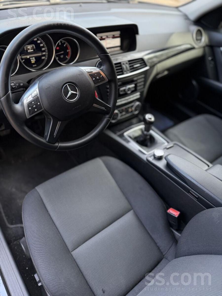 Melns Mercedes-Benz C 180 2012 Jūrmala, ar dzinēja tilpumu 2.20 L un nobraukumu 0 tūkst. km par 5890 €, foto 52 vietnē AUTOMOTO.COM.LV