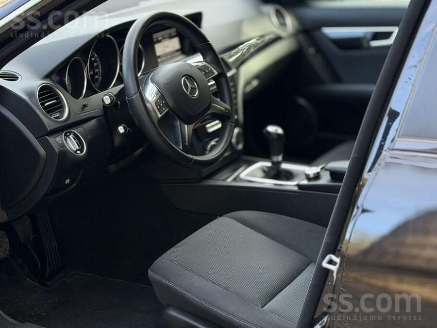 Melns Mercedes-Benz C 180 2012 Jūrmala, ar dzinēja tilpumu 2.20 L un nobraukumu 0 tūkst. km par 5890 €, foto 55 vietnē AUTOMOTO.COM.LV