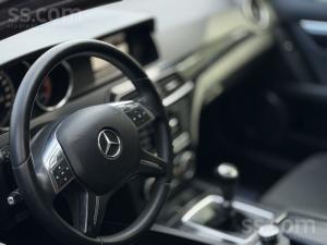 Melns Mercedes-Benz C 180 2012 Jūrmala, ar dzinēja tilpumu 2.20 L un nobraukumu 0 tūkst. km par 5890 €, foto 57 vietnē AUTOMOTO.COM.LV