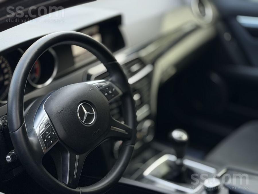 Melns Mercedes-Benz C 180 2012 Jūrmala, ar dzinēja tilpumu 2.20 L un nobraukumu 0 tūkst. km par 5890 €, foto 57 vietnē AUTOMOTO.COM.LV