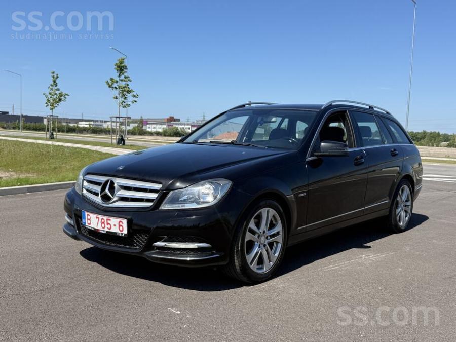 Melns Mercedes-Benz C 180 2012 Liepāja, ar dzinēja tilpumu 1.80 L un nobraukumu 160 tūkst. km par 7400 €, foto 1 vietnē AUTOMOTO.COM.LV