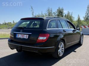 Melns Mercedes-Benz C 180 2012 Liepāja, ar dzinēja tilpumu 1.80 L un nobraukumu 160 tūkst. km par 7400 €, foto 3 vietnē AUTOMOTO.COM.LV