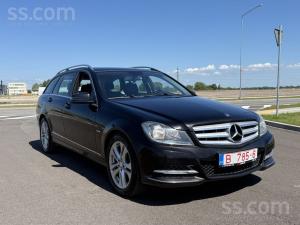 Melns Mercedes-Benz C 180 2012 Liepāja, ar dzinēja tilpumu 1.80 L un nobraukumu 160 tūkst. km par 7400 €, foto 4 vietnē AUTOMOTO.COM.LV