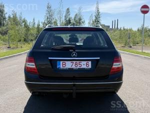 Melns Mercedes-Benz C 180 2012 Liepāja, ar dzinēja tilpumu 1.80 L un nobraukumu 160 tūkst. km par 7400 €, foto 9 vietnē AUTOMOTO.COM.LV