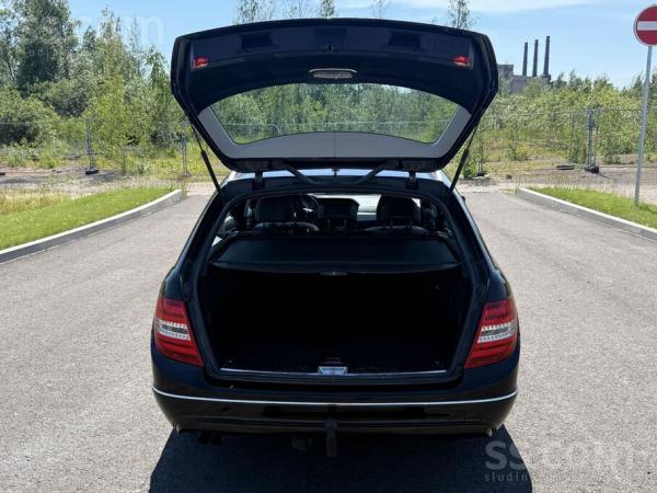 Melns Mercedes-Benz C 180 2012 Liepāja, ar dzinēja tilpumu 1.80 L un nobraukumu 160 tūkst. km par 7400 €, foto 9 vietnē AUTOMOTO.COM.LV