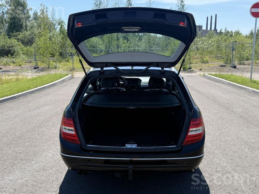 Melns Mercedes-Benz C 180 2012 Liepāja, ar dzinēja tilpumu 1.80 L un nobraukumu 160 tūkst. km par 7400 €, foto 10 vietnē AUTOMOTO.COM.LV
