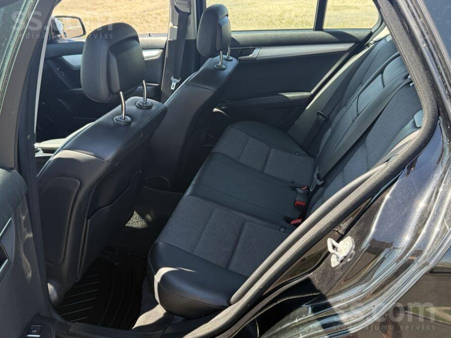 Melns Mercedes-Benz C 180 2012 Liepāja, ar dzinēja tilpumu 1.80 L un nobraukumu 160 tūkst. km par 7400 €, foto 11 vietnē AUTOMOTO.COM.LV