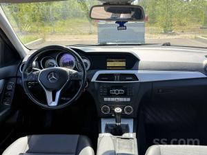 Melns Mercedes-Benz C 180 2012 Liepāja, ar dzinēja tilpumu 1.80 L un nobraukumu 160 tūkst. km par 7400 €, foto 17 vietnē AUTOMOTO.COM.LV