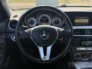Melns Mercedes-Benz C 180 2012 Liepāja, ar dzinēja tilpumu 1.80 L un nobraukumu 160 tūkst. km par 7400 €, foto 18 vietnē AUTOMOTO.COM.LV