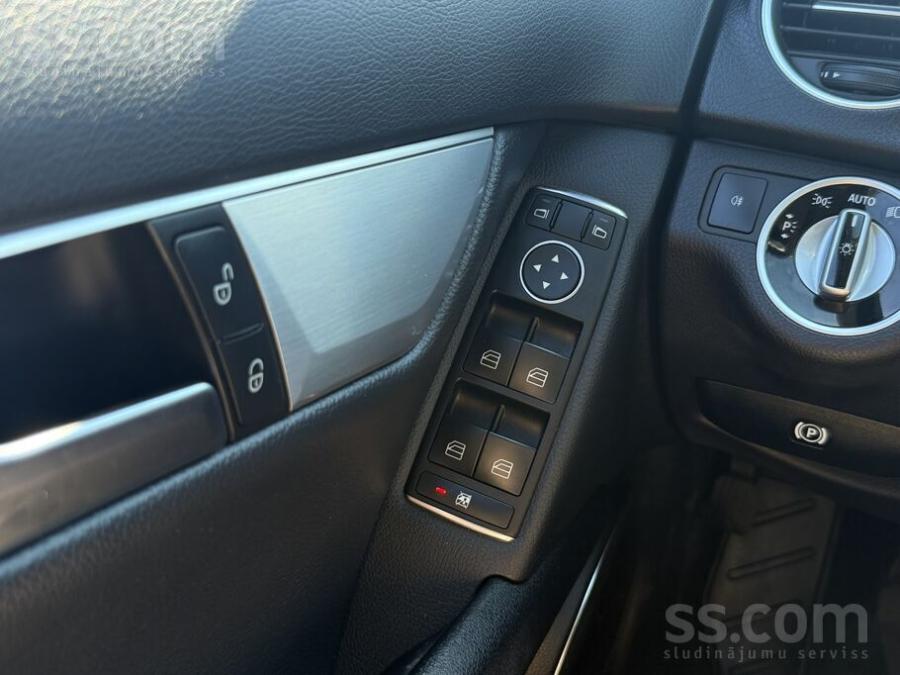 Melns Mercedes-Benz C 180 2012 Liepāja, ar dzinēja tilpumu 1.80 L un nobraukumu 160 tūkst. km par 7400 €, foto 22 vietnē AUTOMOTO.COM.LV