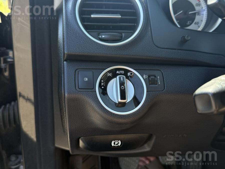 Melns Mercedes-Benz C 180 2012 Liepāja, ar dzinēja tilpumu 1.80 L un nobraukumu 160 tūkst. km par 7400 €, foto 23 vietnē AUTOMOTO.COM.LV