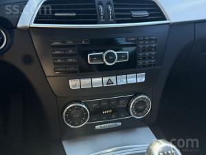 Melns Mercedes-Benz C 180 2012 Liepāja, ar dzinēja tilpumu 1.80 L un nobraukumu 160 tūkst. km par 7400 €, foto 25 vietnē AUTOMOTO.COM.LV