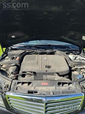 Black Mercedes-Benz C 180 2012 in Dobele, with an engine capacity of 2.10 L and mileage of 247 thousand km for 5259 €, photo 5 on AUTOMOTO.COM.LV