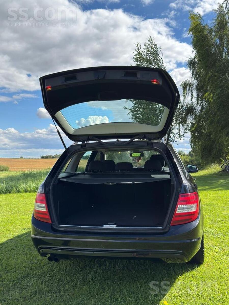 Black Mercedes-Benz C 180 2012 in Dobele, with an engine capacity of 2.10 L and mileage of 247 thousand km for 5259 €, photo 6 on AUTOMOTO.COM.LV