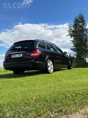 Black Mercedes-Benz C 180 2012 in Dobele, with an engine capacity of 2.10 L and mileage of 247 thousand km for 5259 €, photo 9 on AUTOMOTO.COM.LV