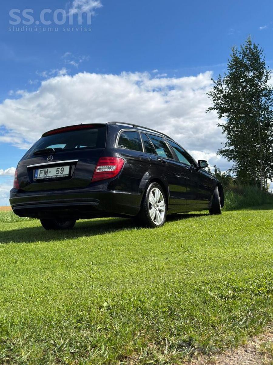 Black Mercedes-Benz C 180 2012 in Dobele, with an engine capacity of 2.10 L and mileage of 247 thousand km for 5259 €, photo 9 on AUTOMOTO.COM.LV