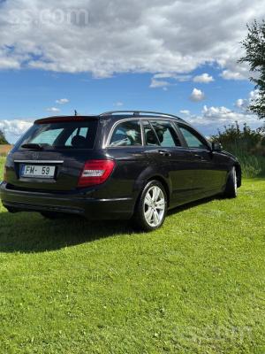 Black Mercedes-Benz C 180 2012 in Dobele, with an engine capacity of 2.10 L and mileage of 247 thousand km for 5259 €, photo 15 on AUTOMOTO.COM.LV