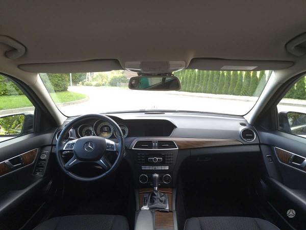 Melns Mercedes-Benz C 180 2012 Kuršėnai, ar dzinēja tilpumu 1.80 L un nobraukumu 191 tūkst. km par 6000 €, foto 6 vietnē AUTOMOTO.COM.LV