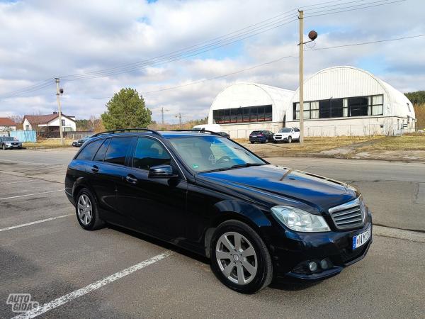 Melns Mercedes-Benz C 180 2013 Viļņa, ar dzinēja tilpumu 2.10 L un nobraukumu 332 tūkst. km par 3950 €, foto 4 vietnē AUTOMOTO.COM.LV