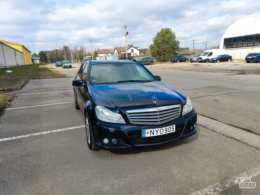 Melns Mercedes-Benz C 180 2013 Viļņa, ar dzinēja tilpumu 2.10 L un nobraukumu 332 tūkst. km par 3950 €, foto 5 vietnē AUTOMOTO.COM.LV
