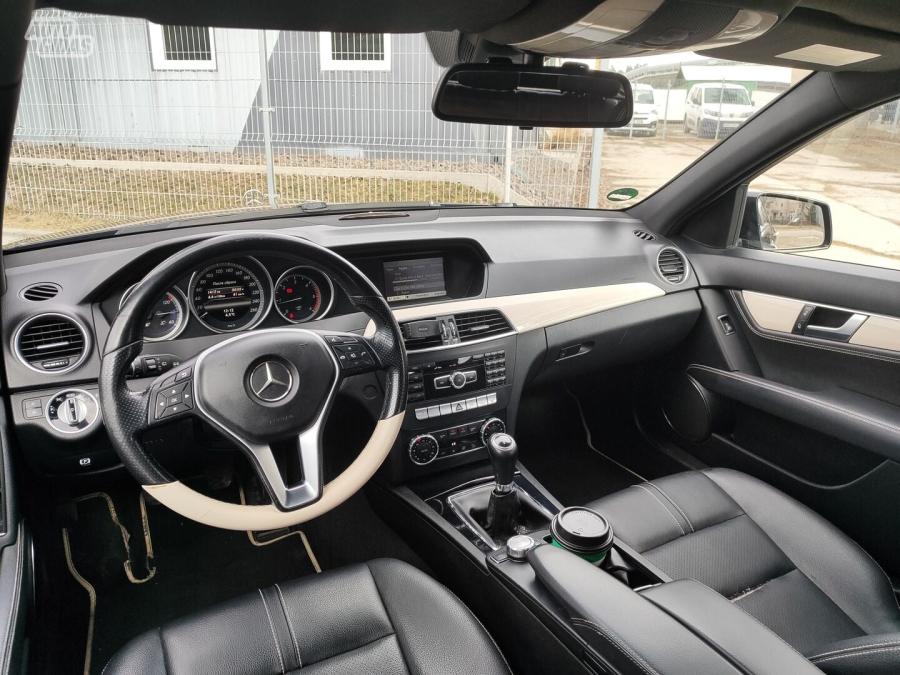 Melns Mercedes-Benz C 180 2013 Viļņa, ar dzinēja tilpumu 2.10 L un nobraukumu 332 tūkst. km par 3950 €, foto 10 vietnē AUTOMOTO.COM.LV