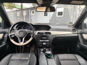 Melns Mercedes-Benz C 180 2013 Viļņa, ar dzinēja tilpumu 2.10 L un nobraukumu 332 tūkst. km par 3950 €, foto 11 vietnē AUTOMOTO.COM.LV