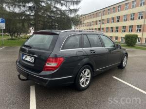 Черный Мерседес Ц 180 2013 в Краслава, объемом двигателя 2.10 л и пробегом 320 тыс. км за 5250 €, фото 5 на AUTOMOTO.COM.LV