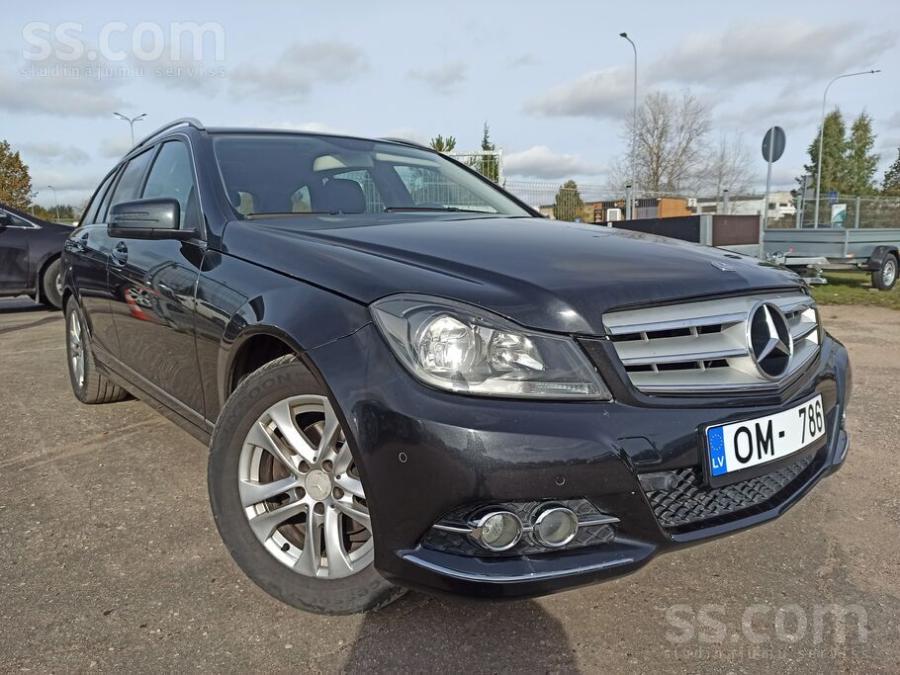 Melns Mercedes-Benz C 180 2013 Daugavpils, ar dzinēja tilpumu 2.10 L un nobraukumu 0 tūkst. km par 4950 €, foto 1 vietnē AUTOMOTO.COM.LV